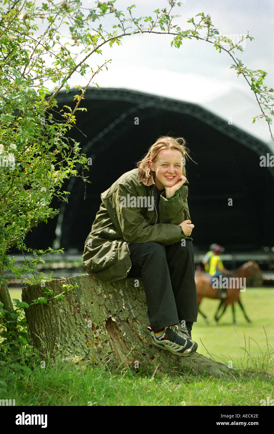 EMILY EAVIS WHEN AGE 19 DAUGHTER OF THE FOUNDER OF GLASTONBURY FESTIVAL ...