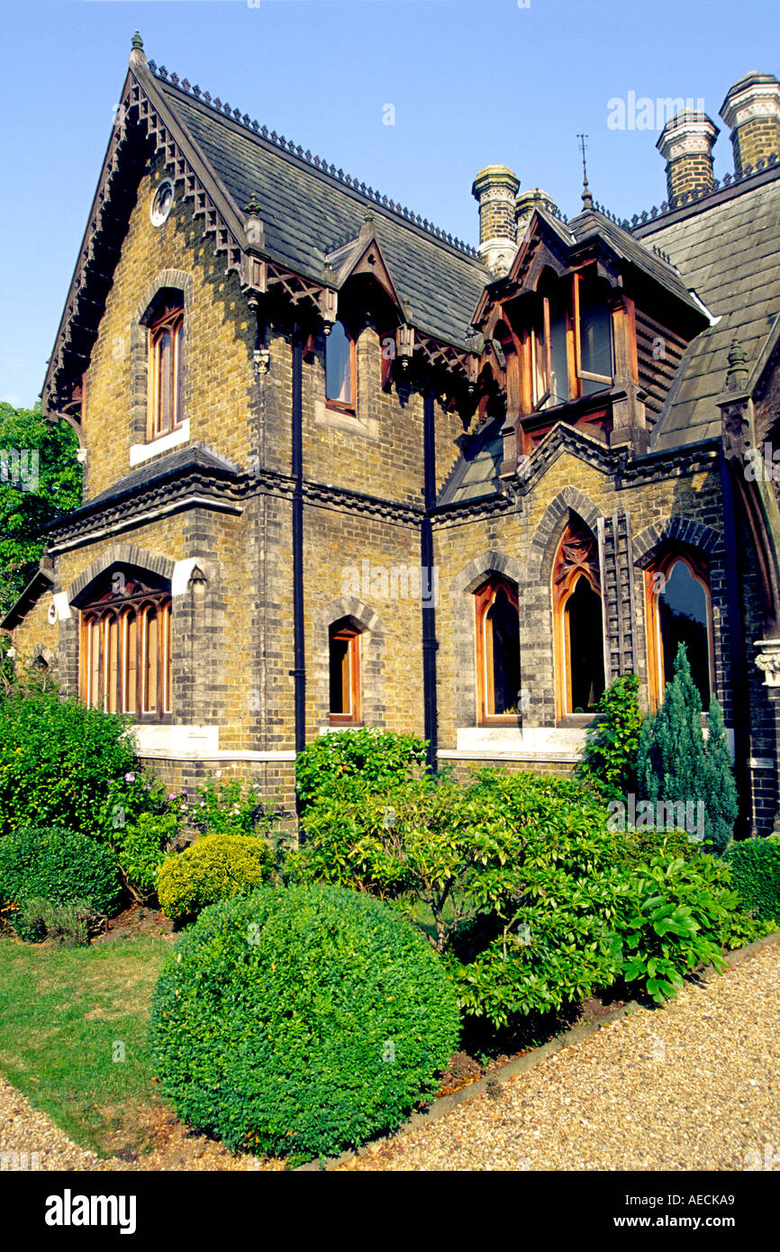 Exterior house victorian london hi-res stock photography and images - Alamy