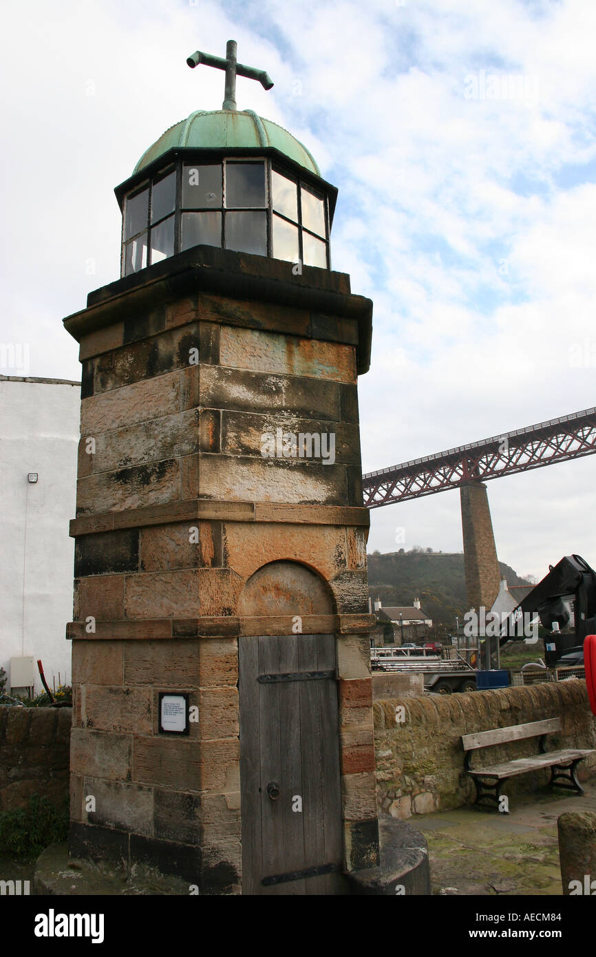 Forth bridge and lighthouse hi-res stock photography and images - Alamy