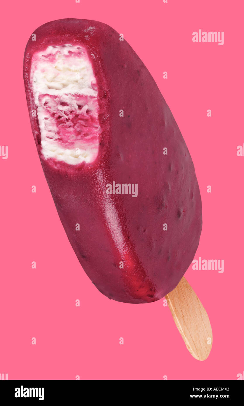 RASPBERRY ICE CREAM BAR Stock Photo - Alamy