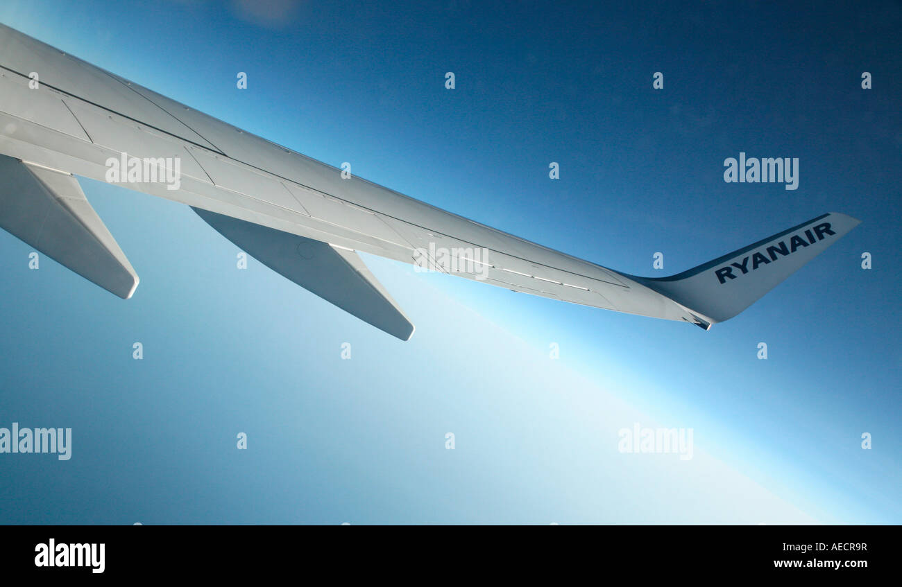 Wing of a Ryanair aircraft Stock Photo - Alamy