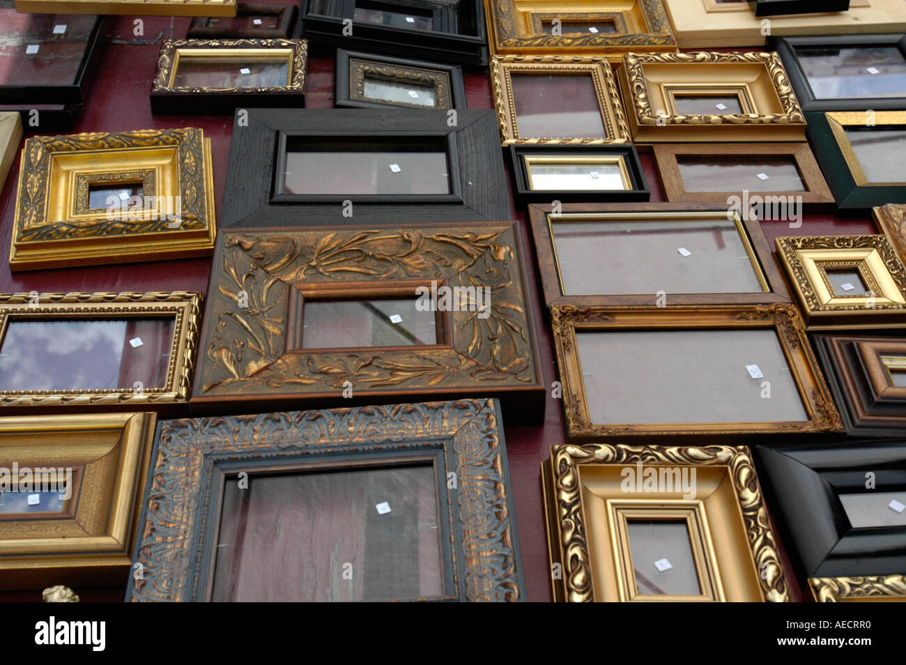 Frames for trade hi-res stock photography and images - Alamy