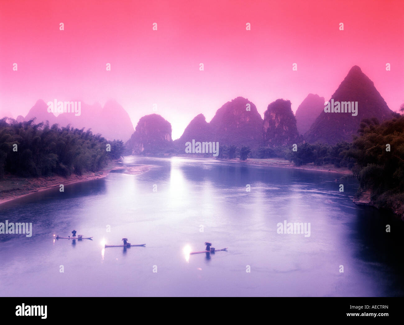 Guilin mountains and rivers of the li river hi-res stock photography ...
