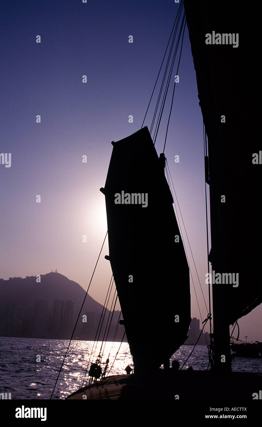 Victoria Harbour, Chinese Sailing Junk Stock Photo - Alamy