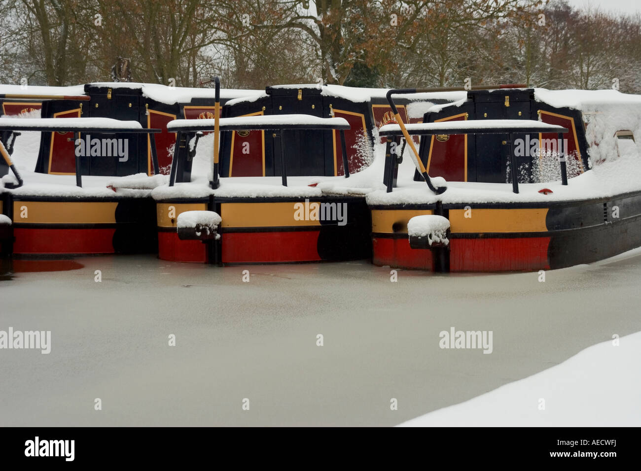 Inland boat in winter hi-res stock photography and images - Alamy