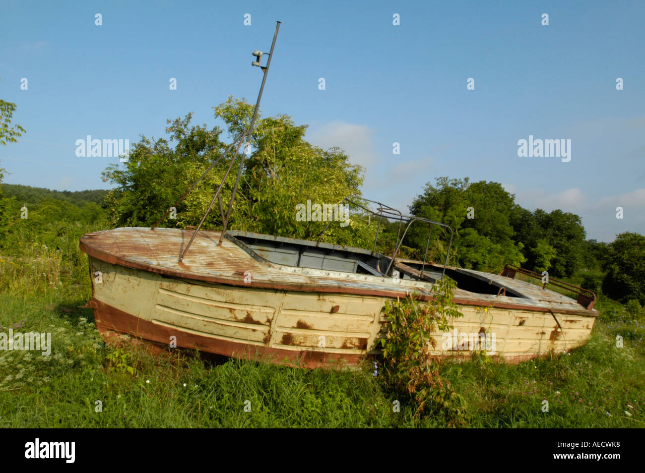 old, stranded boat Stock Photo - Alamy