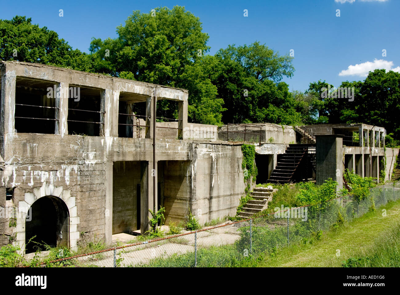 Bunker installation hi-res stock photography and images - Alamy