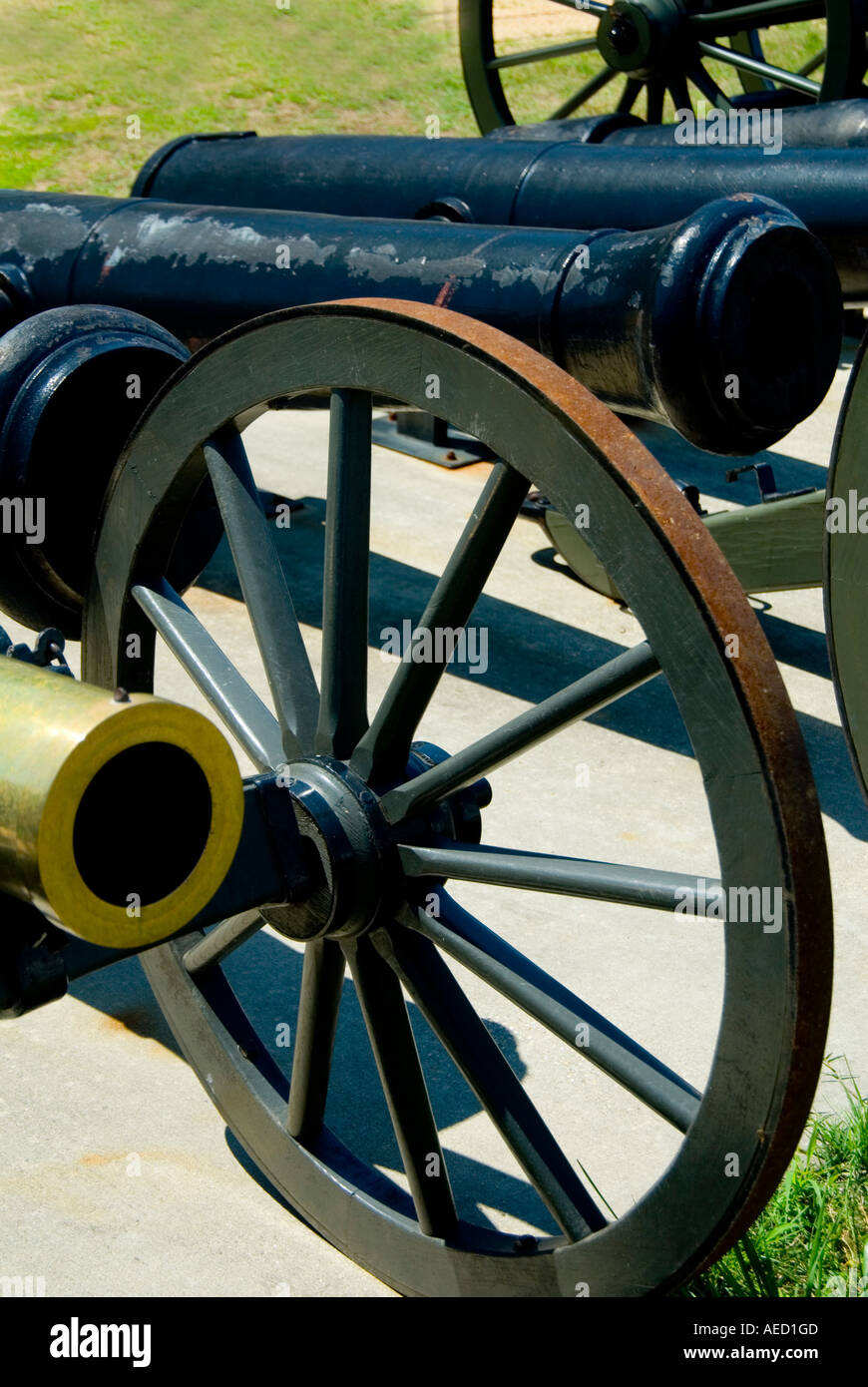 Cannon inside of Fort Washington on the Maryland side of the Potomac ...