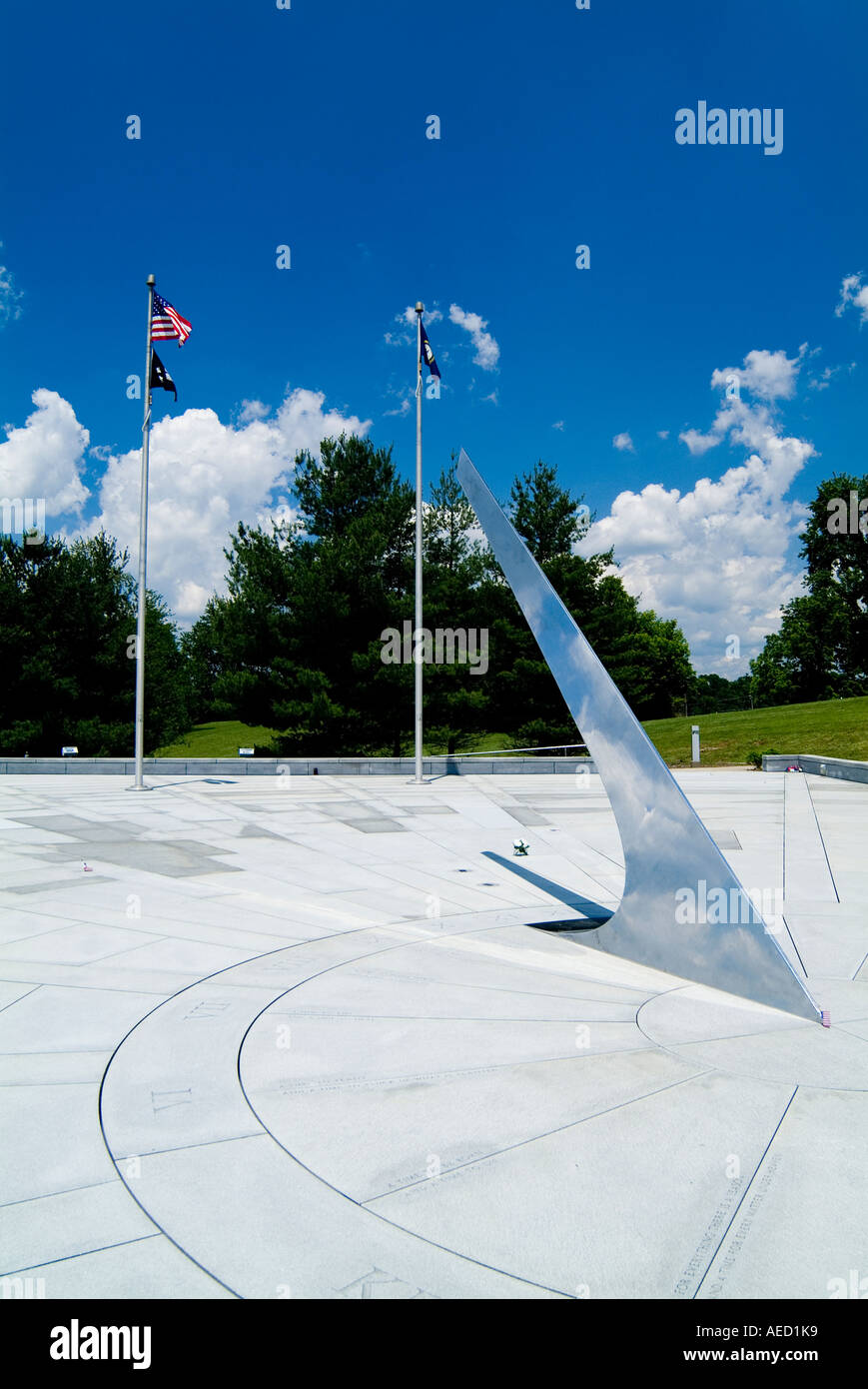 Memorial sun dial hi-res stock photography and images - Alamy
