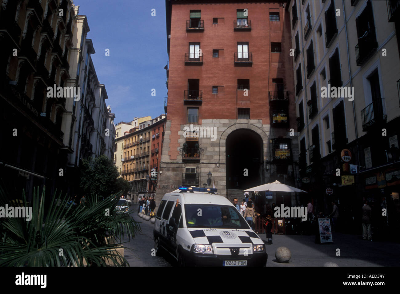 A police car responding to an emergency Stock Photo - Alamy