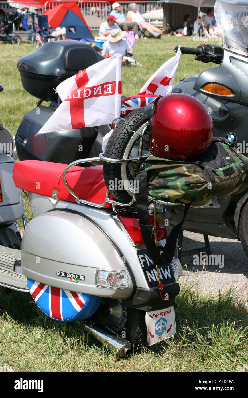 Racing vespa hi-res stock photography and images - Alamy