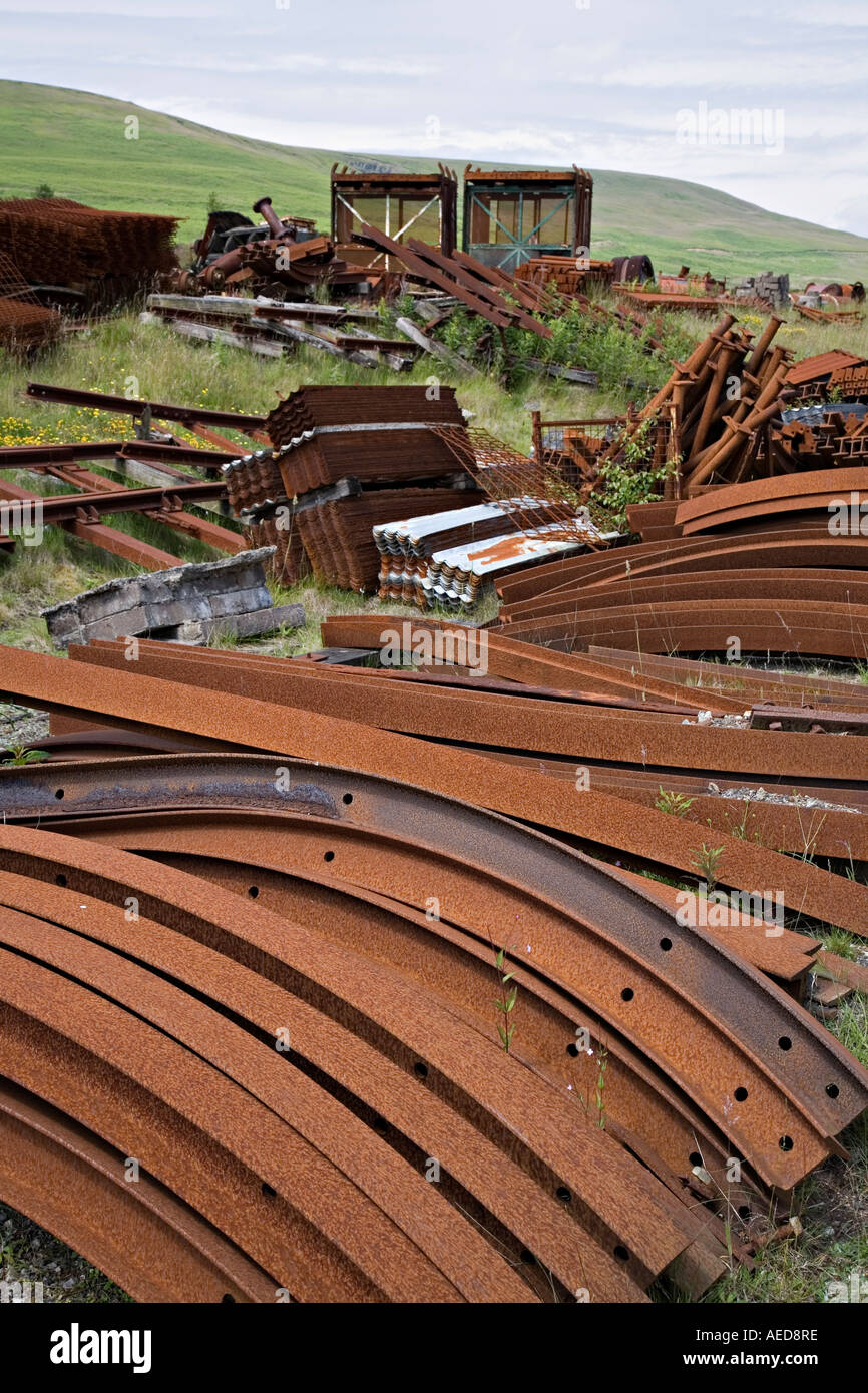 Rusty old metal cages hi-res stock photography and images - Alamy