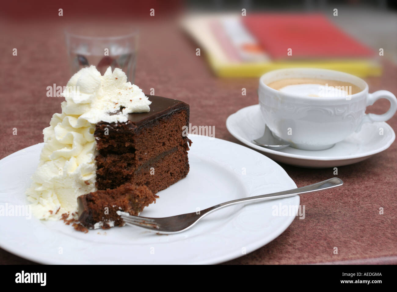 Sacher torte vienna austria hi-res stock photography and images - Alamy