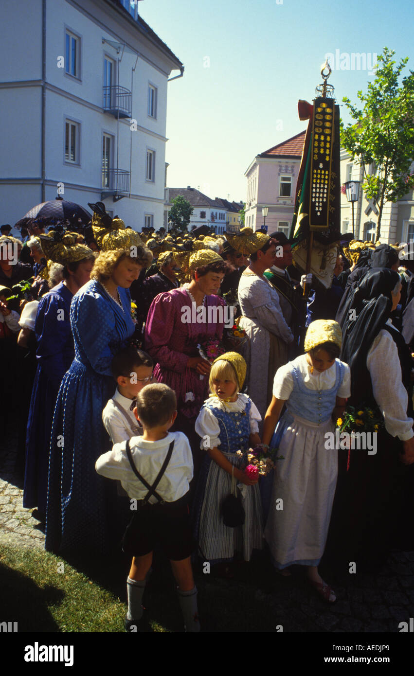 Austrian Traditional Costumes High Resolution Stock Photography and ...