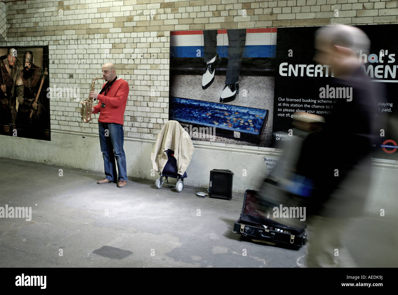 Busking london underground hi-res stock photography and images - Alamy