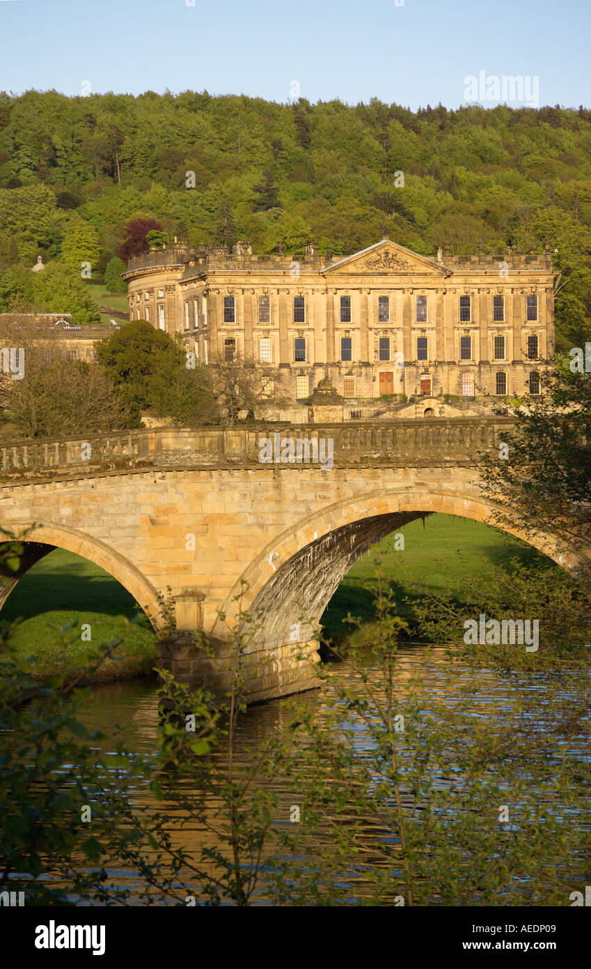 Chatsworth house bridge over river hi-res stock photography and images ...