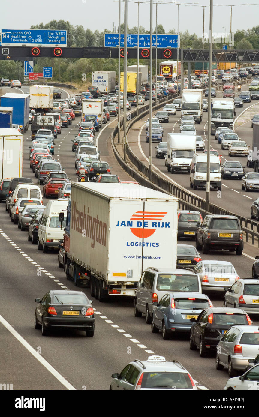8 lane section of M 25 motorway in London, where it joins the M4 Stock ...