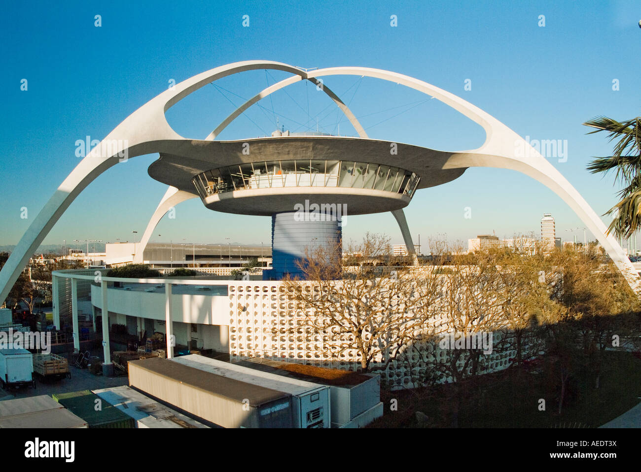 Lax airport exterior hi-res stock photography and images - Alamy