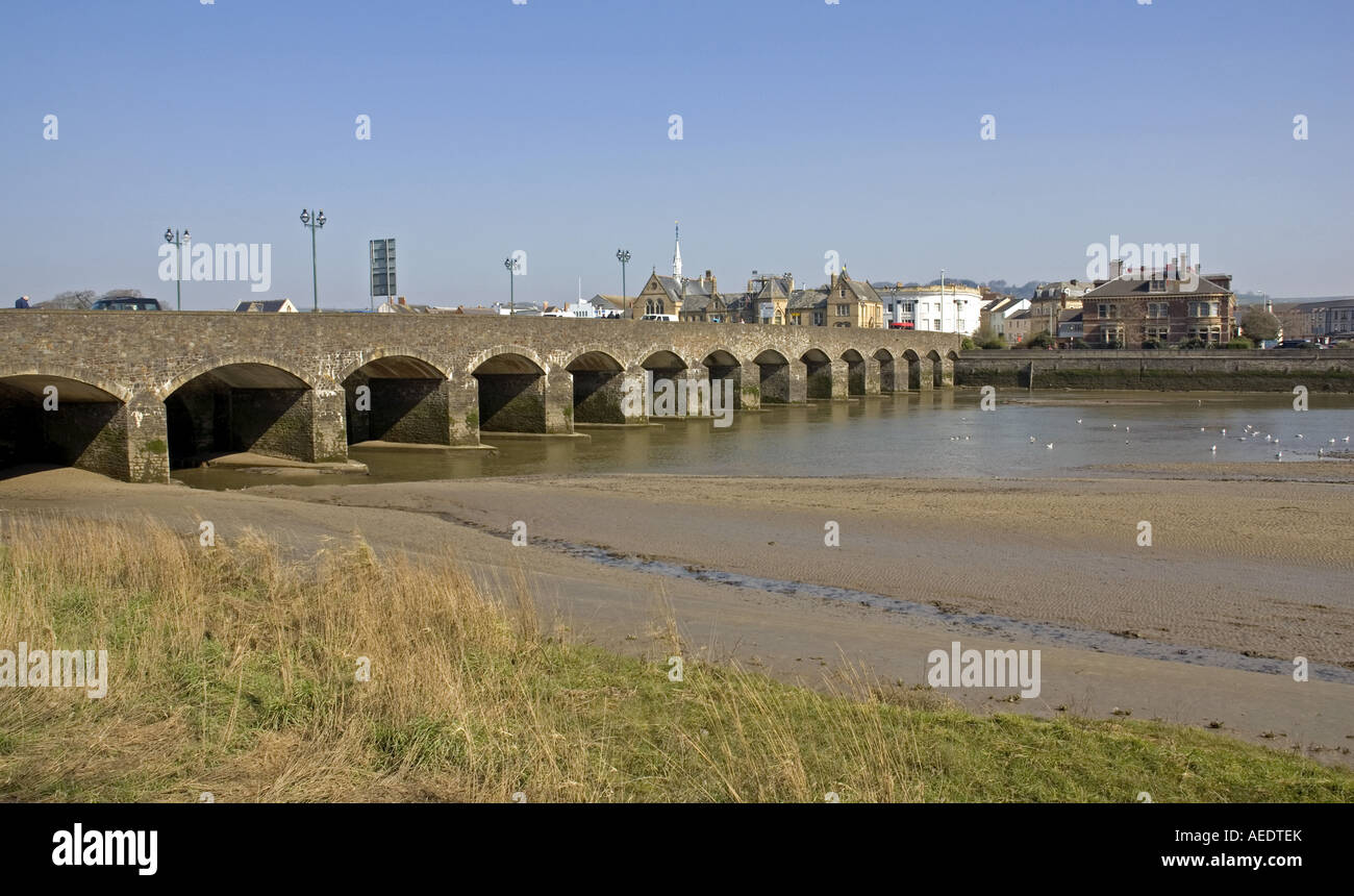 The old road bridge at Barnstaple, North Devon Stock Photo - Alamy
