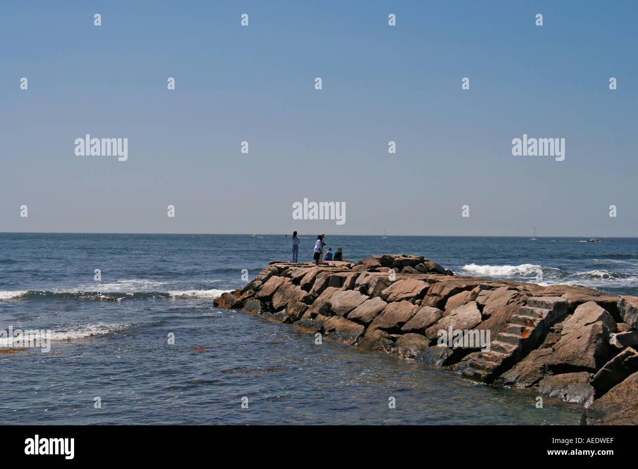 Rhode island rocky shore hi-res stock photography and images - Alamy