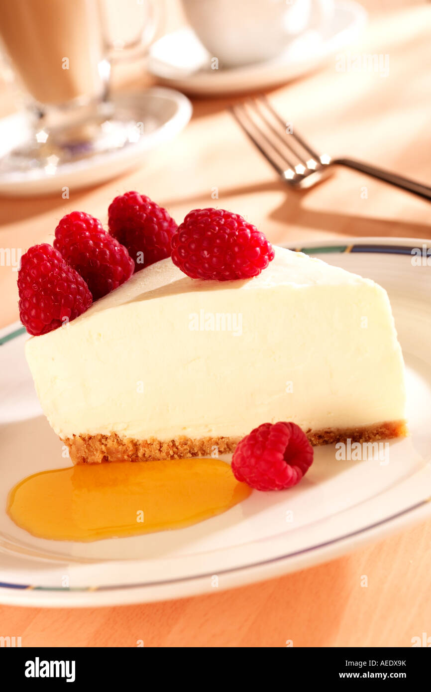Raspberry cheesecake cheesecake dessert hi-res stock photography and ...