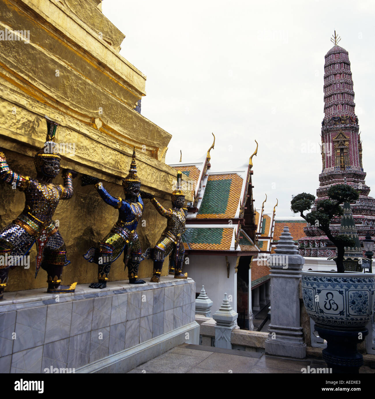 Rich temple royal hi-res stock photography and images - Alamy