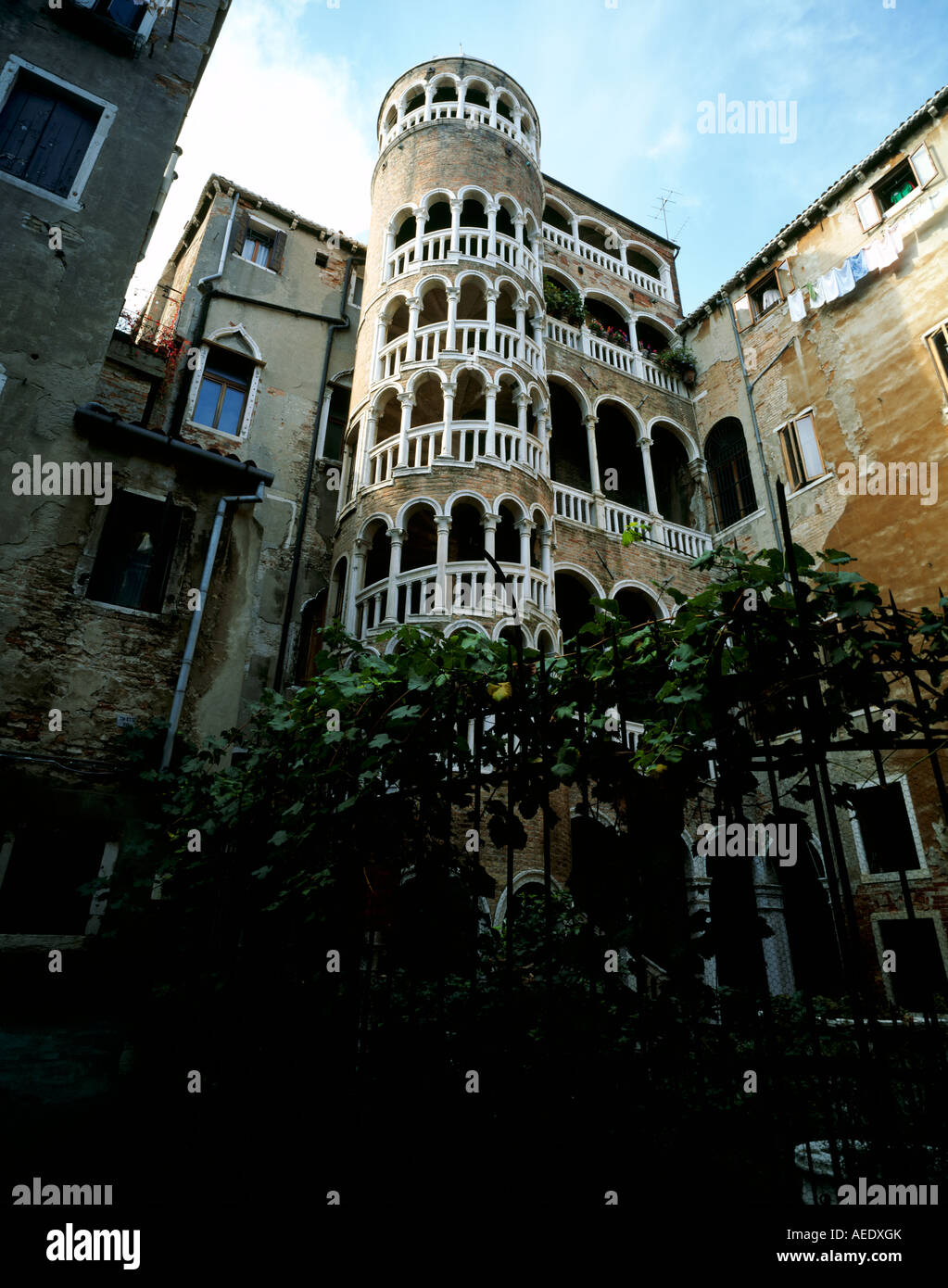 Palazzo Contarini del Bovolo, Venice Stock Photo - Alamy