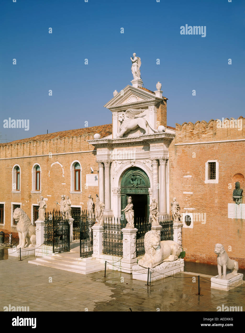 Venice gate hi-res stock photography and images - Alamy