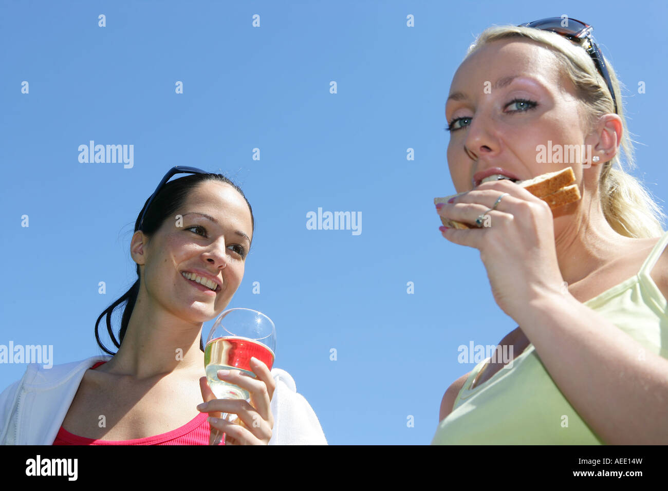 Young Women Eating Lunch Model Released Stock Photo - Alamy