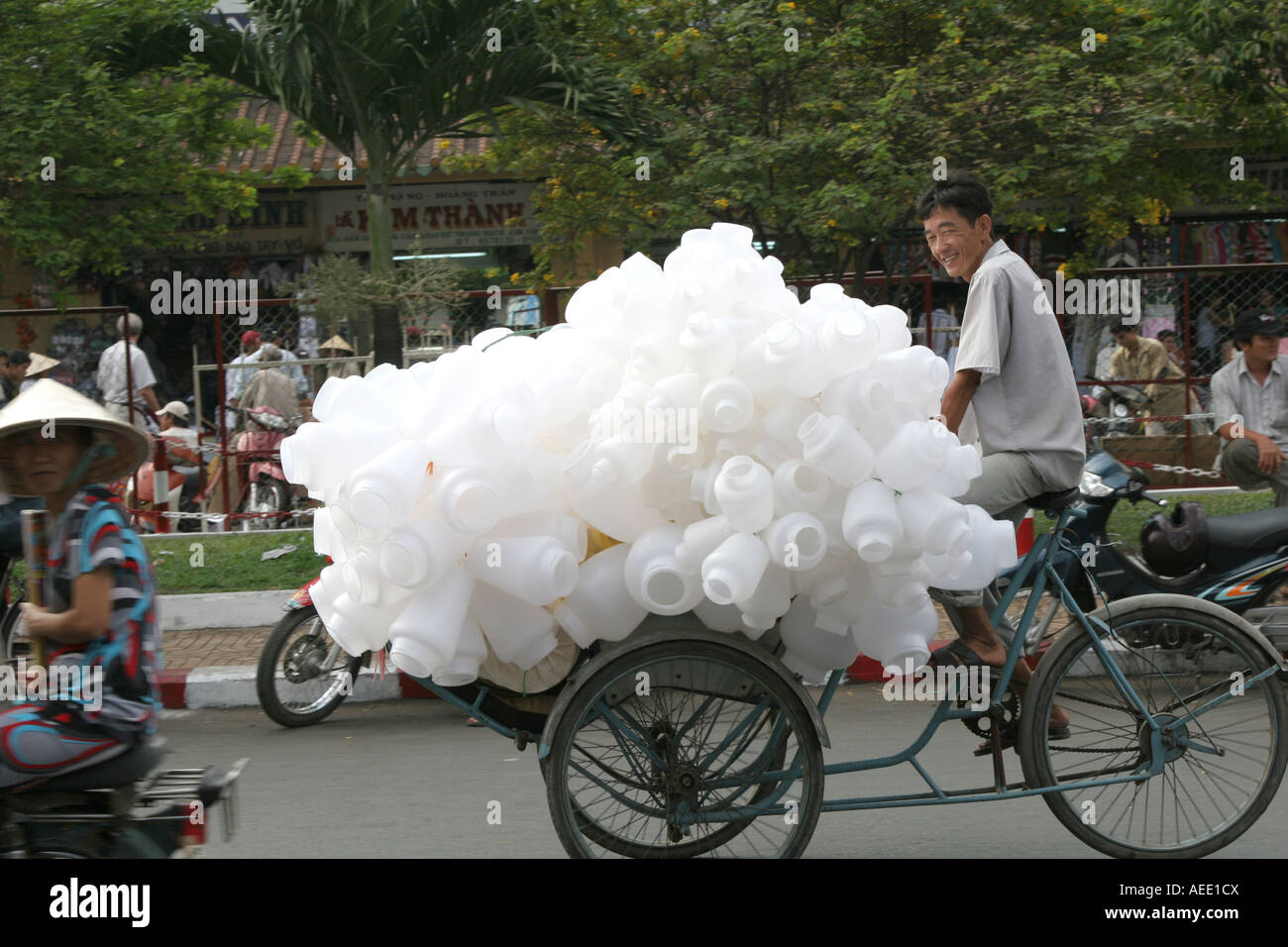 Vietnam Motorbike Heavy Load High Resolution Stock Photography and ...