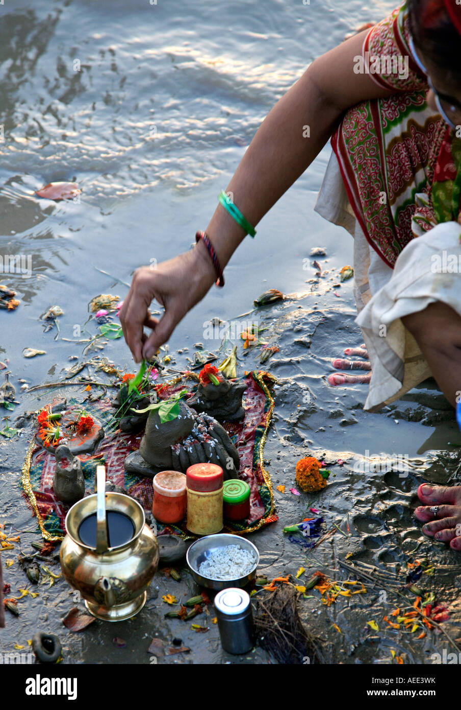 Woman performing ritual puja ceremony hi-res stock photography and ...