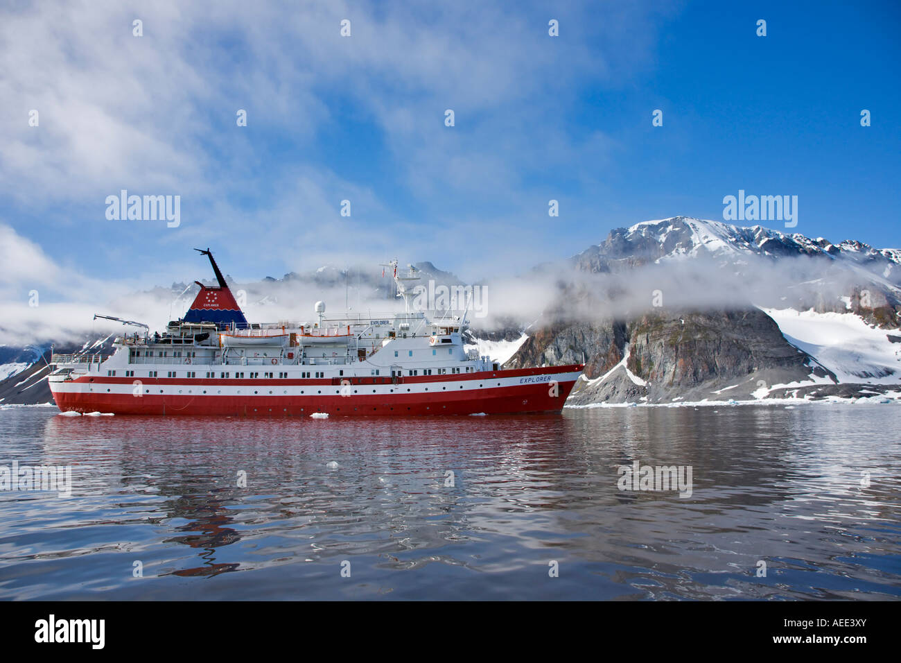 The ms explorer about to sink hi-res stock photography and images - Alamy