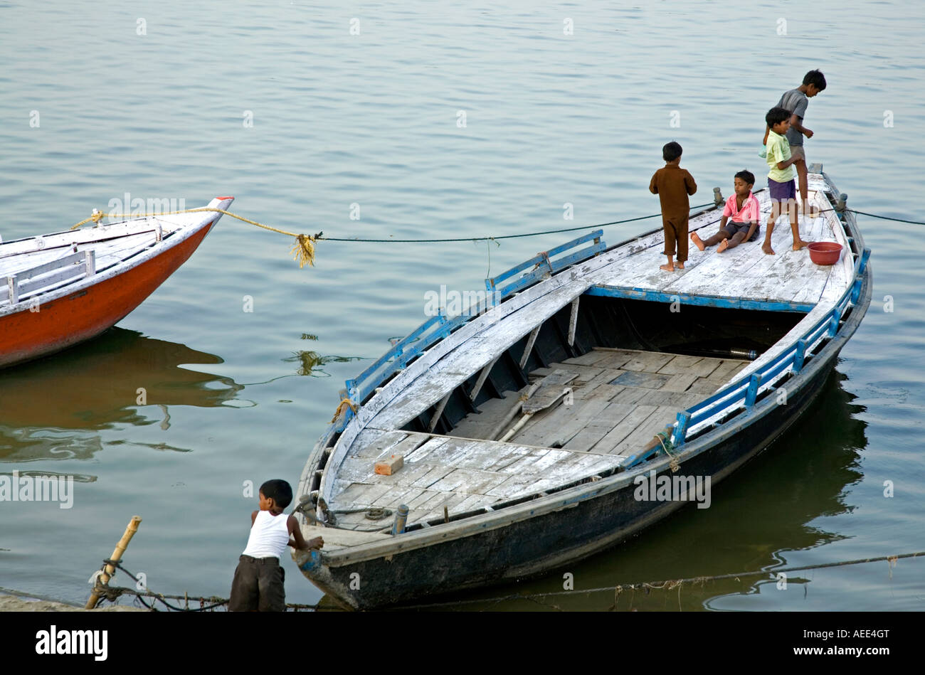 Boat at the riverbank. Tulsi Ghat. Ganges river. Varanasi. India Stock ...