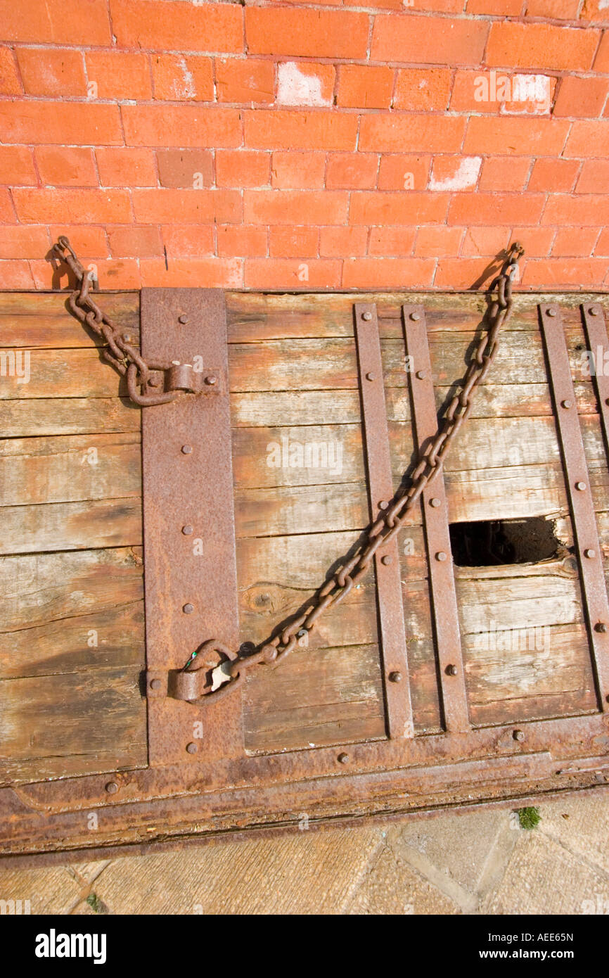 Trap door hi-res stock photography and images - Alamy