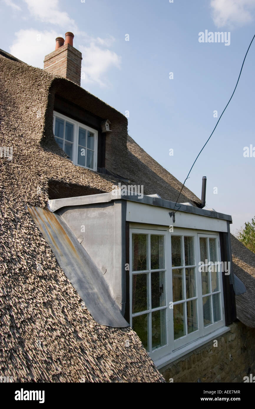 Thatched cottage dormer window hi-res stock photography and images - Alamy