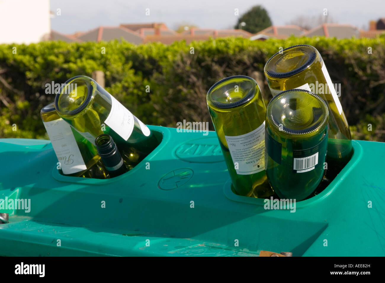 Overflowing dustbins hi-res stock photography and images - Alamy