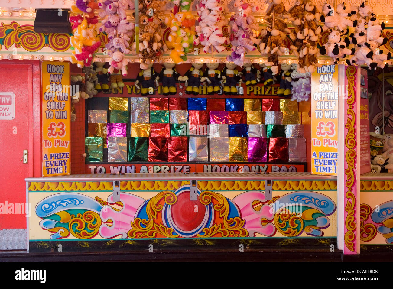 Prizes available on a funfair stall Stock Photo - Alamy