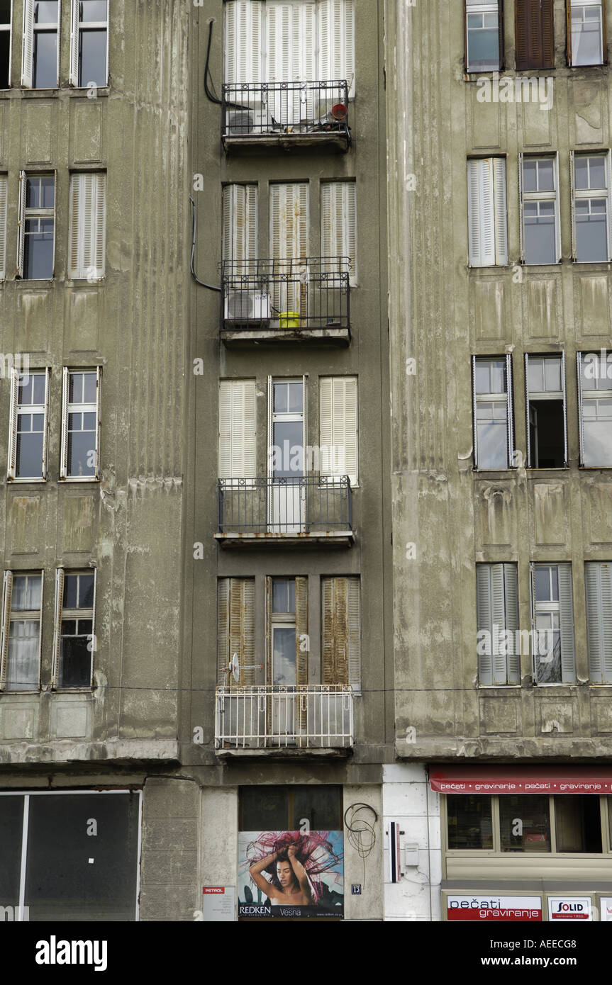 Shabby house facade hi-res stock photography and images - Alamy
