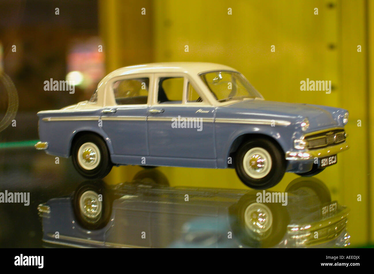 blue model car Stock Photo - Alamy