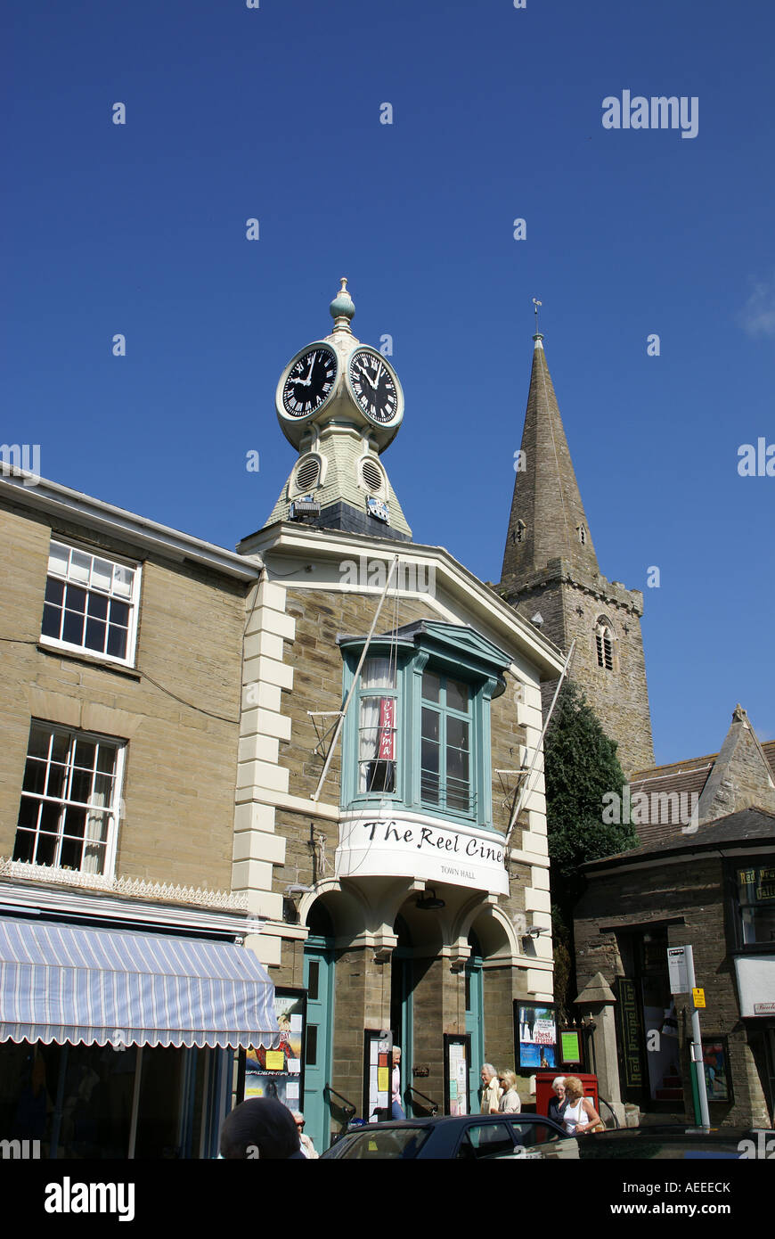 Kingsbridge high street hi-res stock photography and images - Alamy