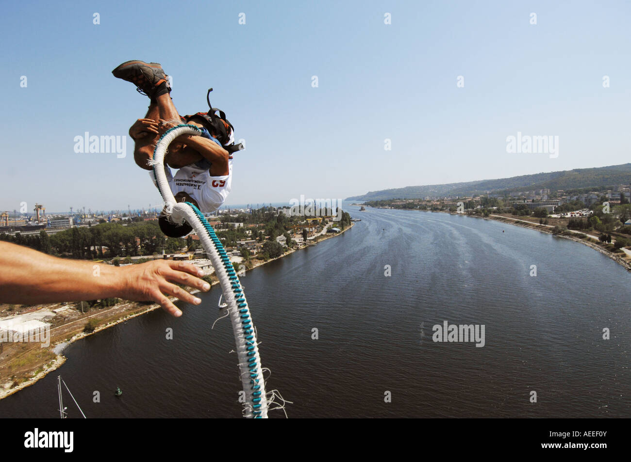 Persona bungee jumping hi-res stock photography and images - Alamy