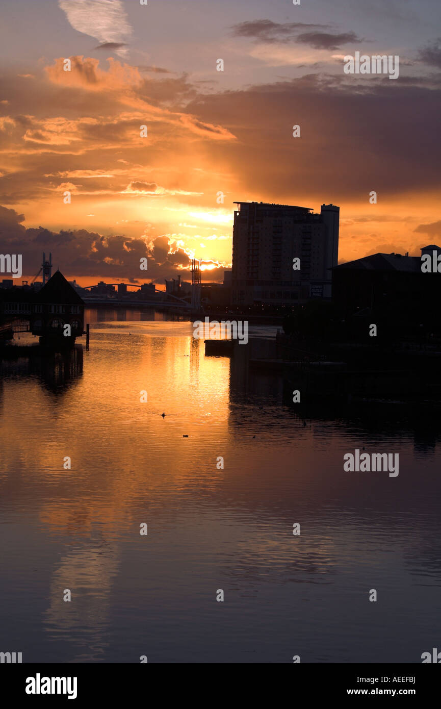 Sunset over the Manchester Ship Canal, from Trafford Road Bridge ...