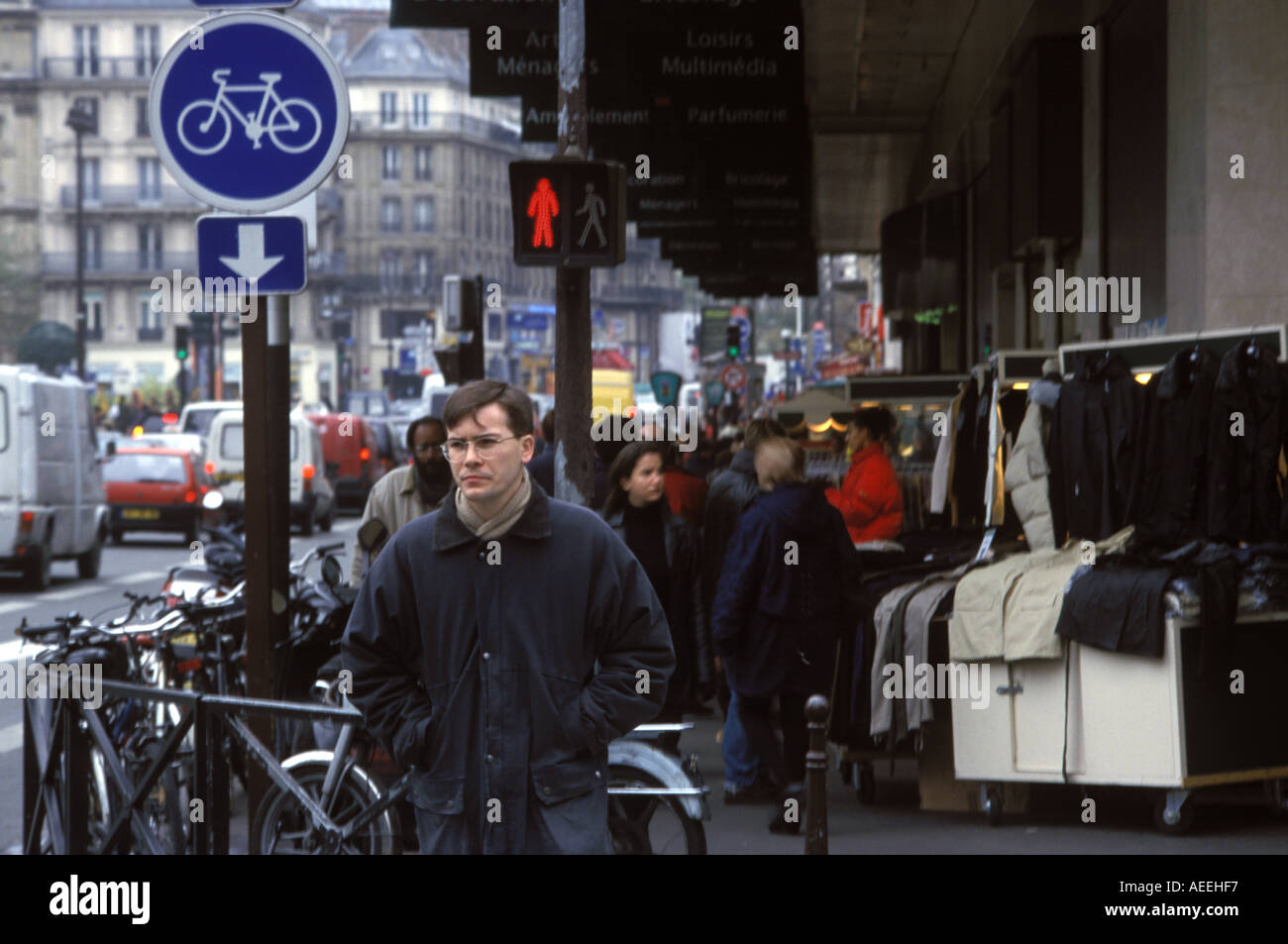 Street scene in Paris France Stock Photo - Alamy