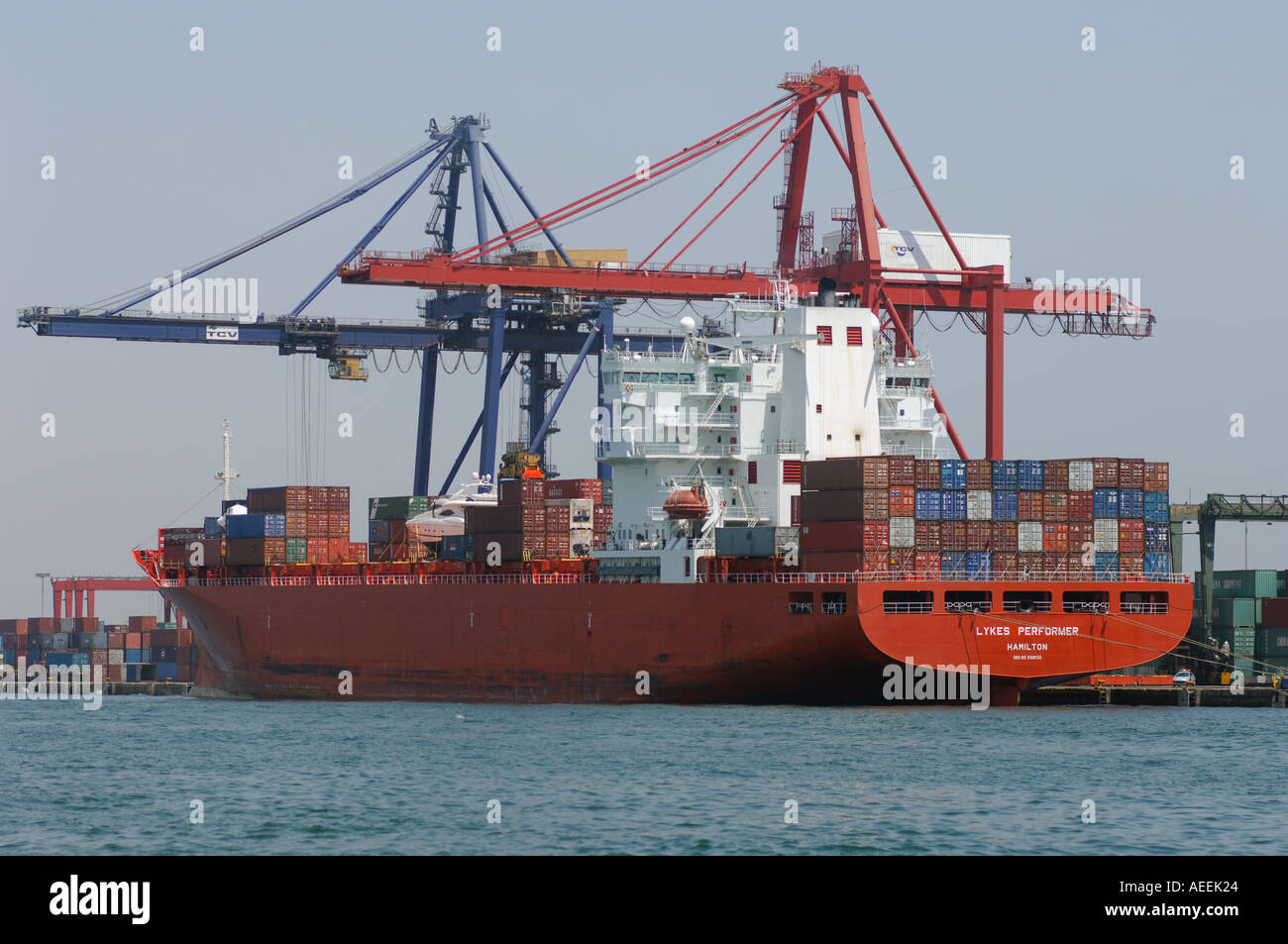 Container ship alongside dock port hi-res stock photography and images ...