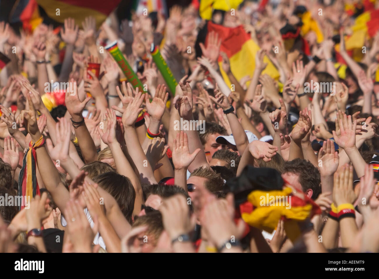 Football fans cheering at match hi-res stock photography and images - Alamy