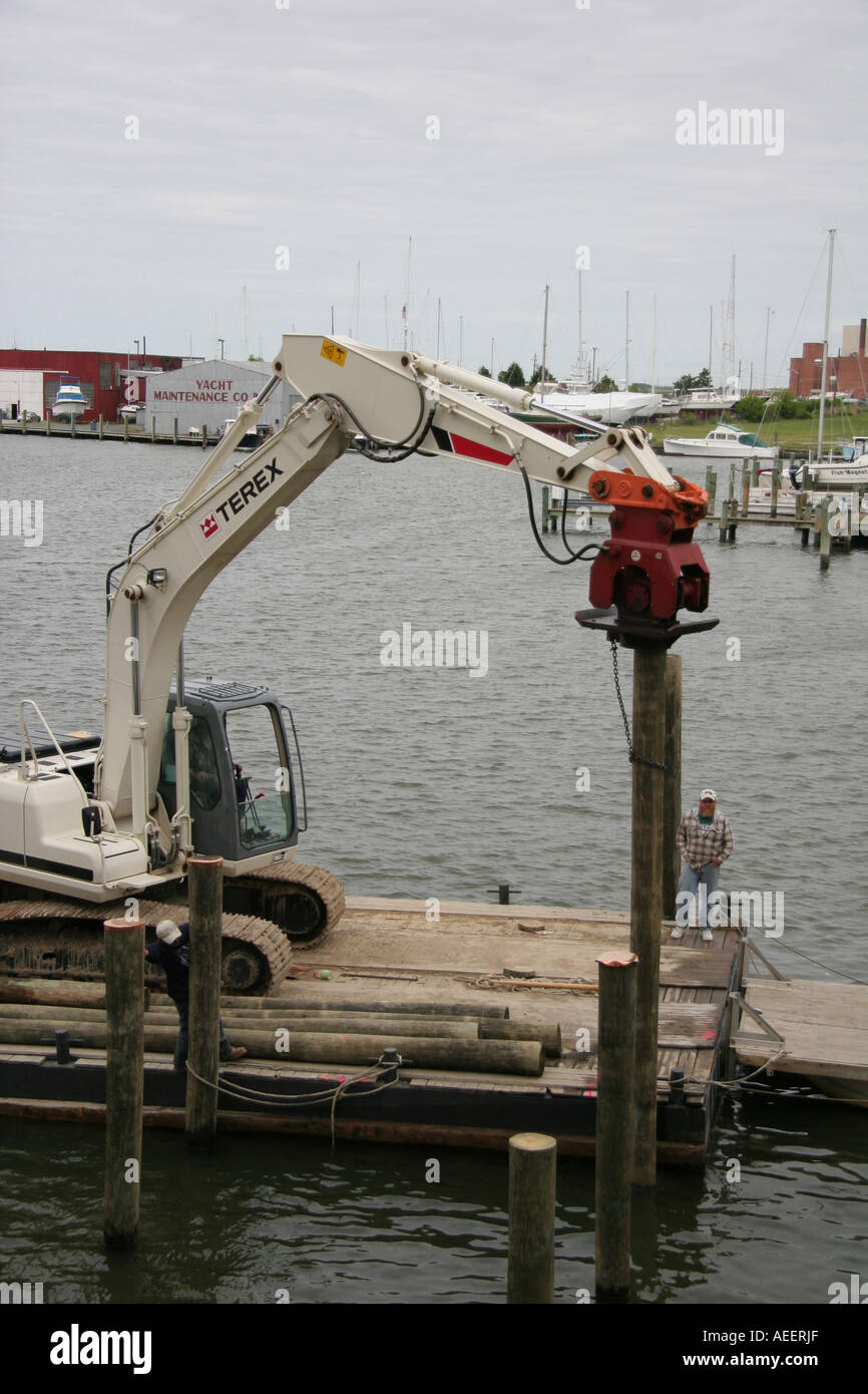 Marine construction pile hi-res stock photography and images - Alamy
