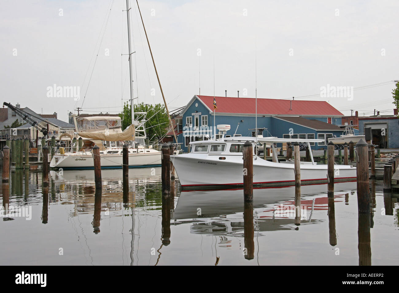 Chesapeake bay workboat in slip hi-res stock photography and images - Alamy