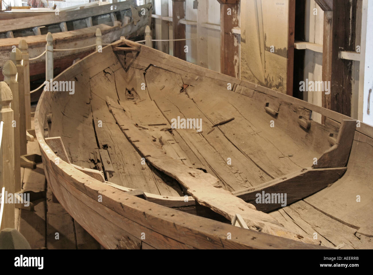 Log boat and historical hi-res stock photography and images - Alamy