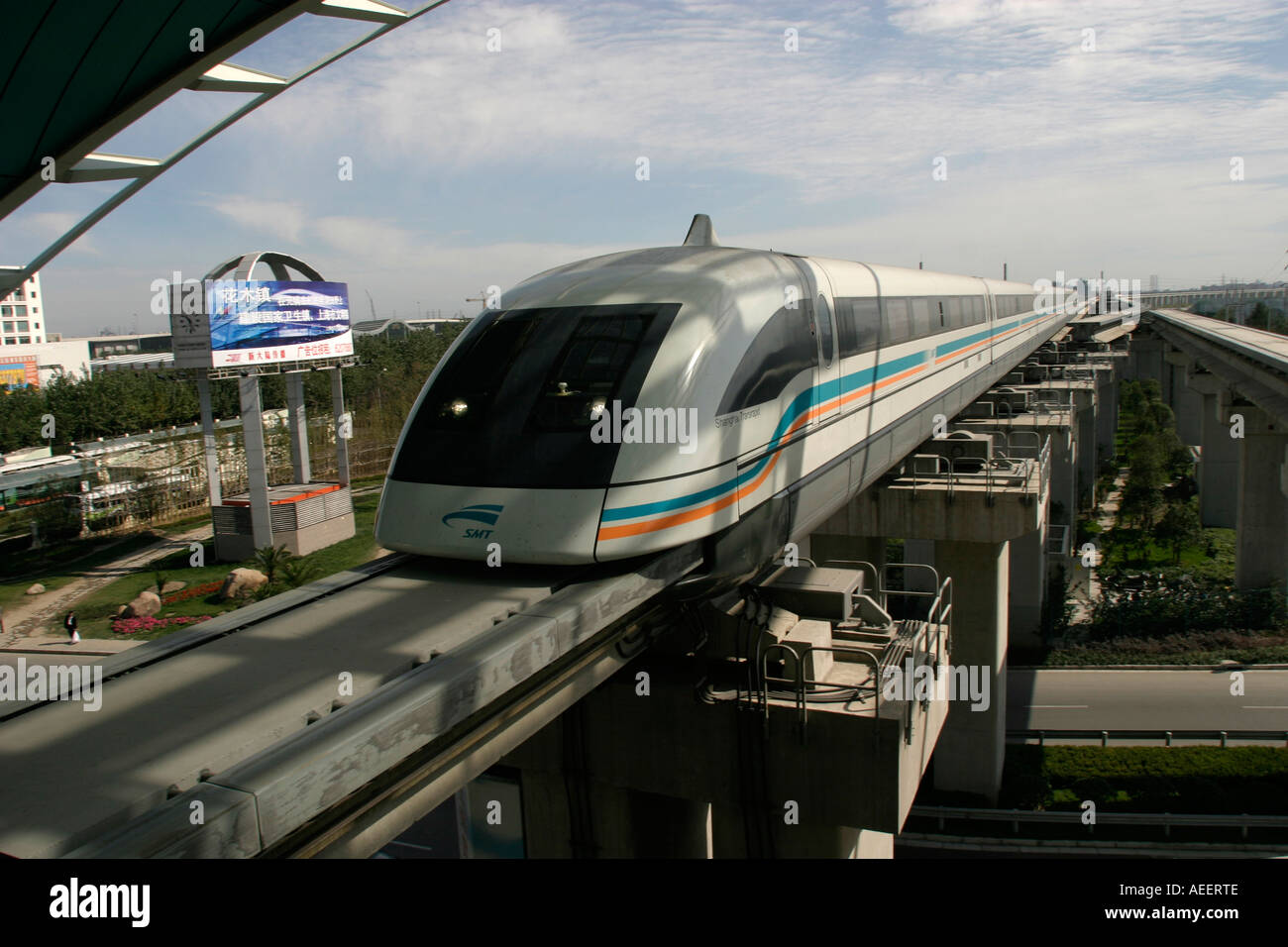 The MAGLEV magnetic levitation train takes passengers from Longyang Lu ...