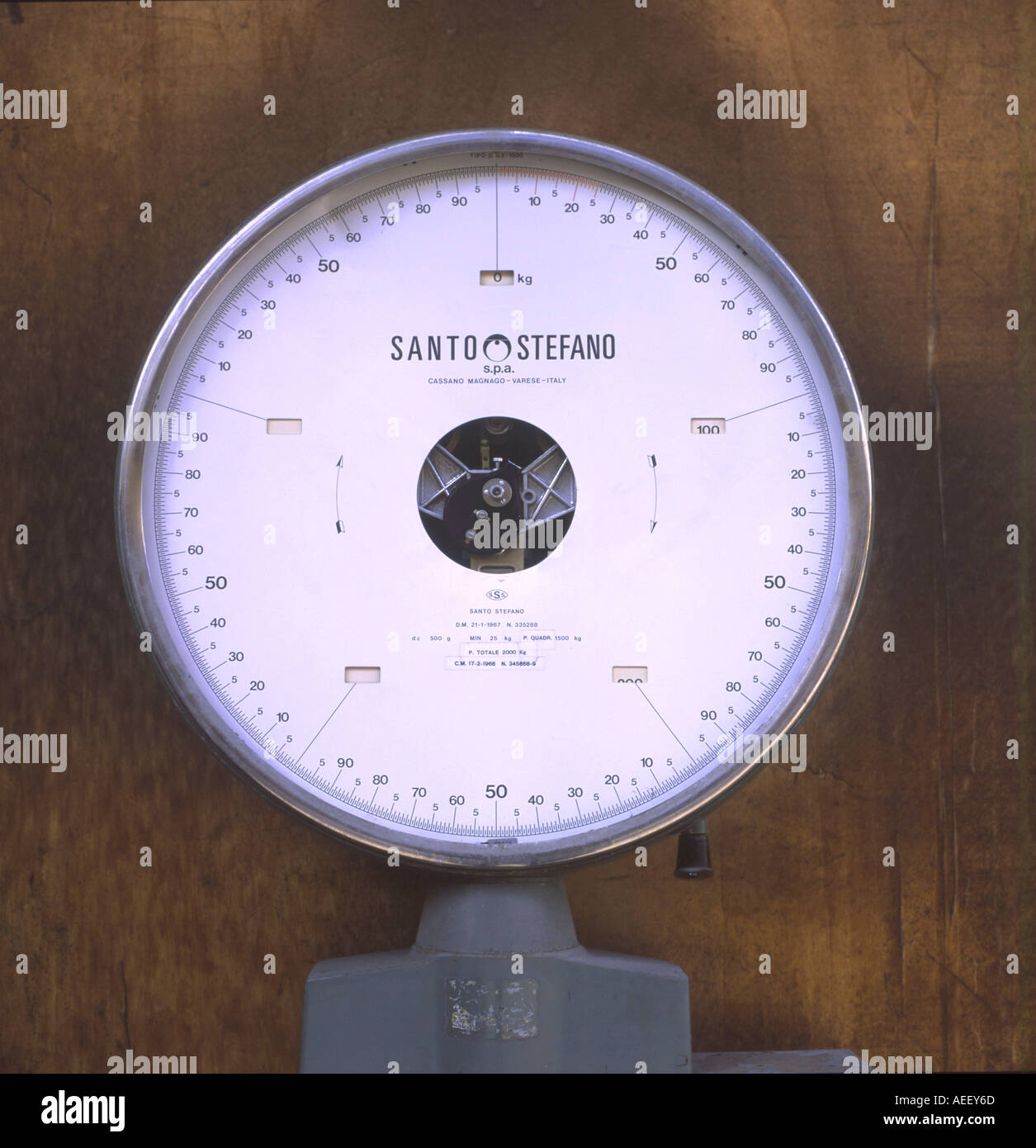 Old fashion scale Stock Photo - Alamy